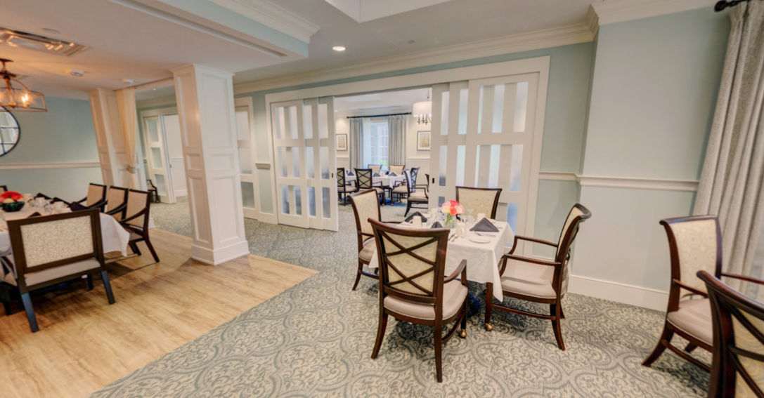 Lakeside Dining Room | The Vectre